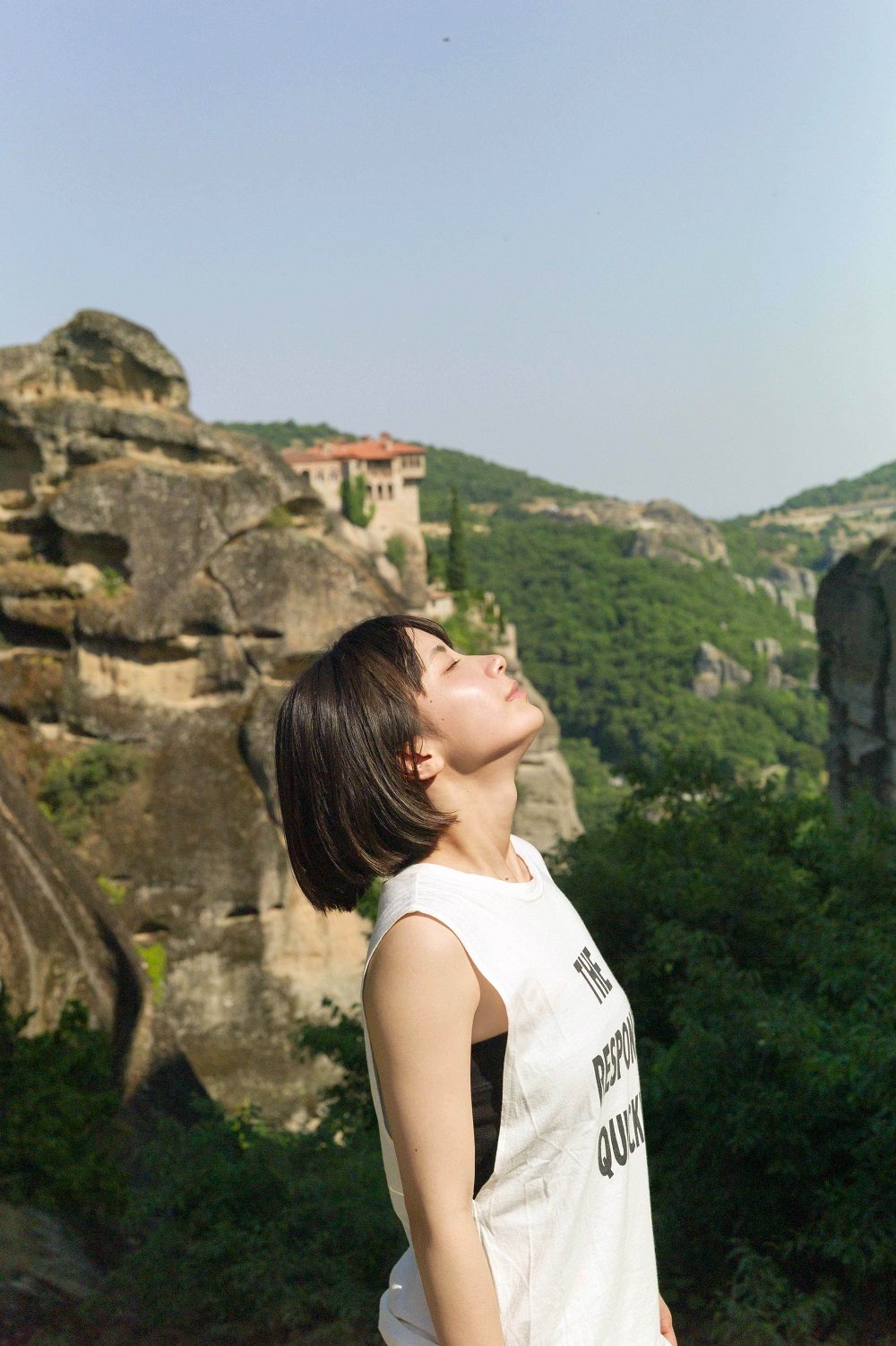 藤﨑ゆみあファースト写真集（仮）の次号【2025年12月12日発売号】| 雑誌/定期購読の予約はFujisan